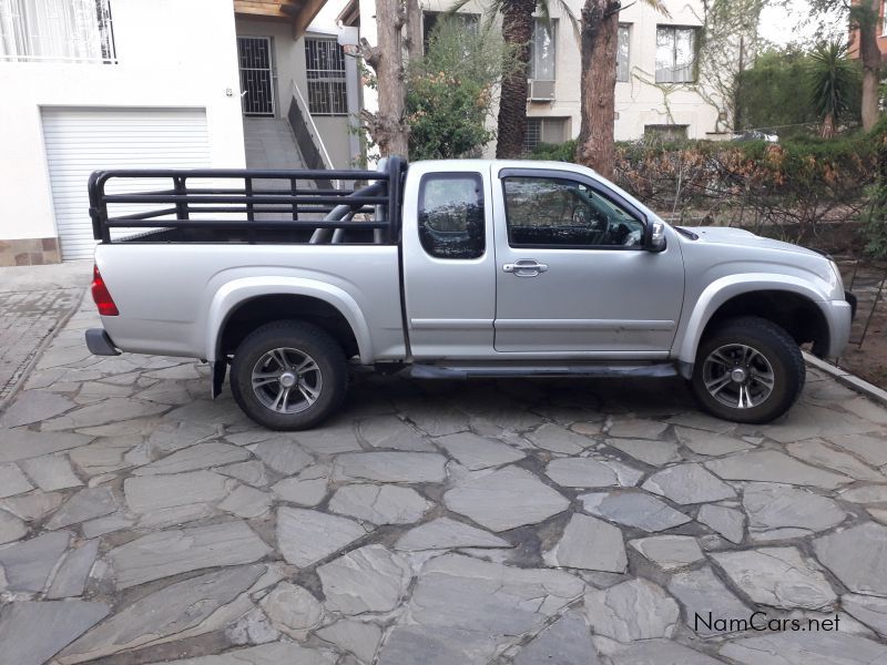 Used Isuzu KB300 3.0lt LX 2x4 club cab | 2009 KB300 3.0lt LX 2x4 club ...