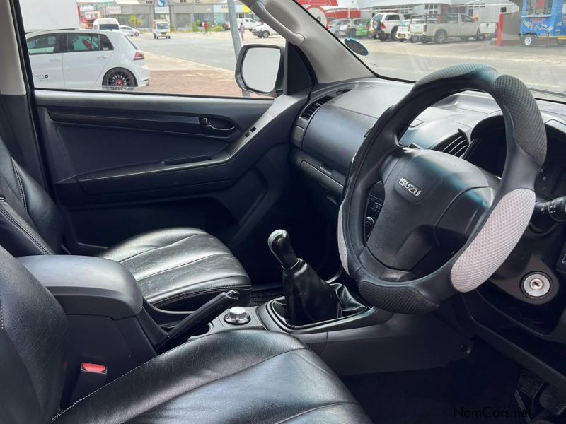 Used Isuzu KB240 Le 2.4 Petrol 4x4 Manual P/U D/C | 2015 KB240 Le 2.4 ...