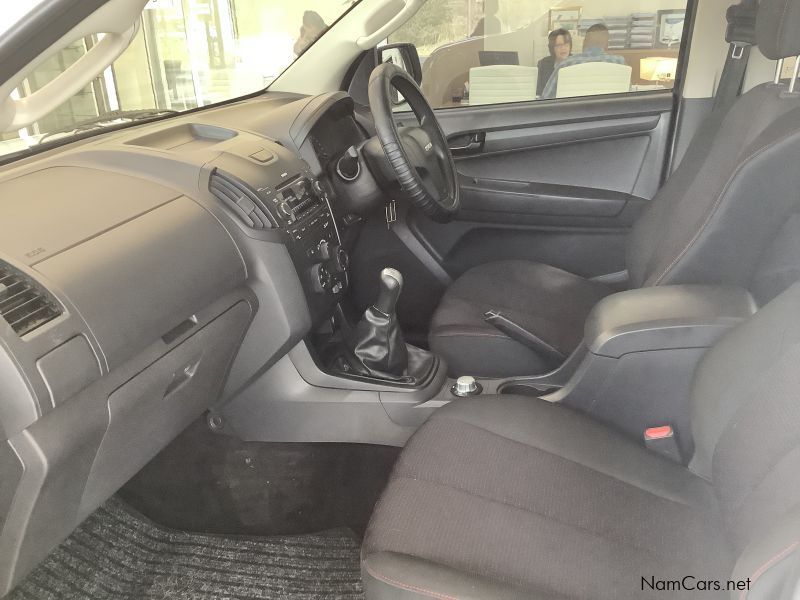Used Isuzu KB240 le 4X4 | 2016 KB240 le 4X4 for sale | Windhoek Isuzu ...