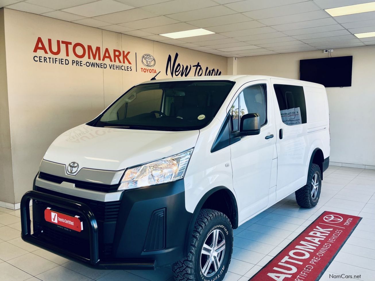 Used Toyota Quantum 2.8 LWB CC 6s 4x4 MT | 2022 Quantum 2.8 LWB CC 6s ...