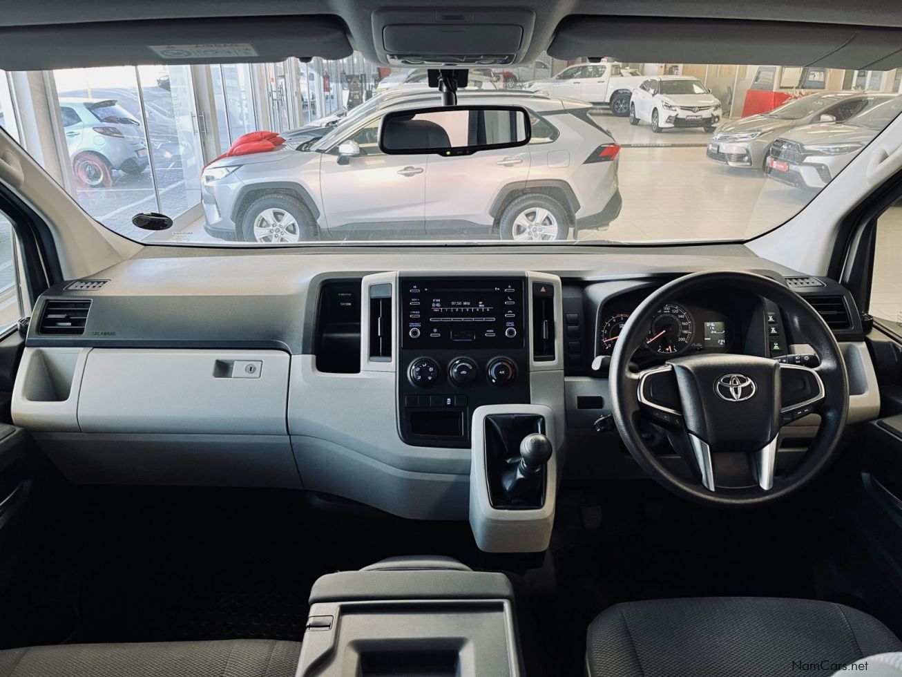 Used Toyota Quantum 2.8 LWB CC 6s 4x4 MT | 2022 Quantum 2.8 LWB CC 6s ...