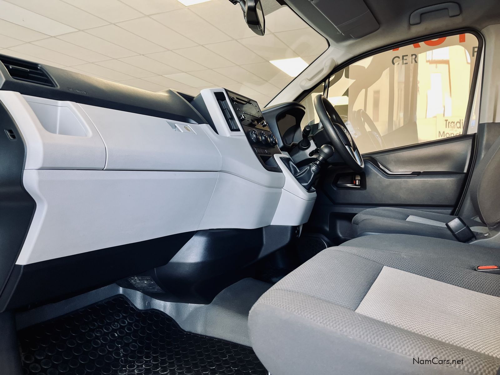 Used Toyota Quantum 2.8 LWB CC 6s 4x4 MT | 2022 Quantum 2.8 LWB CC 6s ...