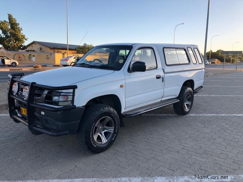 Used Toyota Hilux | 2004 Hilux for sale | Windhoek Toyota Hilux sales ...