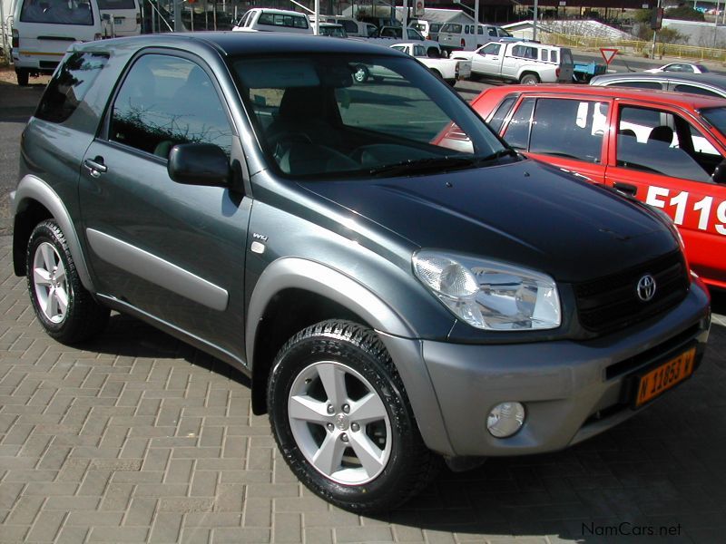 Used Toyota Rav 4 2.0 3 door | 2004 Rav 4 2.0 3 door for sale ...
