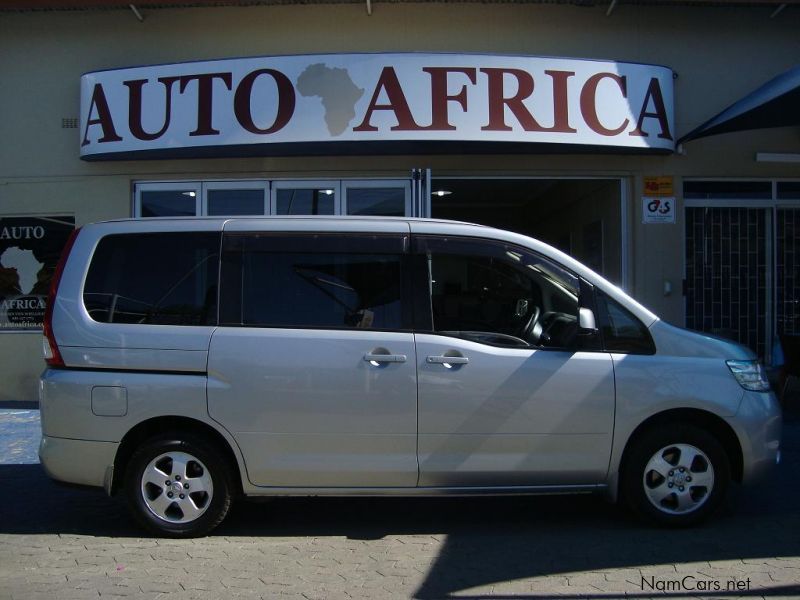 Used Nissan Serena - Bus | 2006 Serena - Bus for sale | Windhoek Nissan ...
