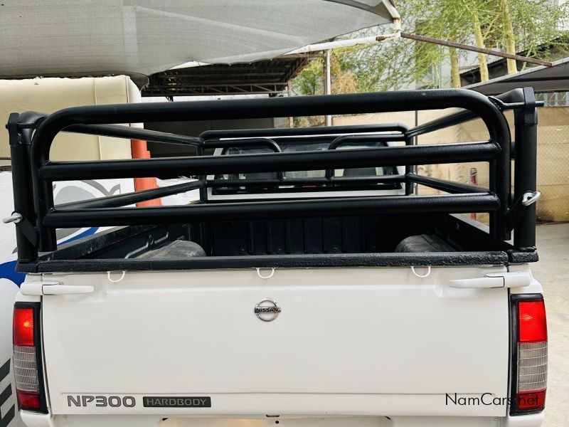 Used Nissan NP300 | 2010 NP300 for sale | Windhoek Nissan NP300 sales ...