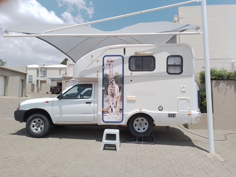 Used Nissan NP300 & Motorhome World Campers | 2011 NP300 & Motorhome ...