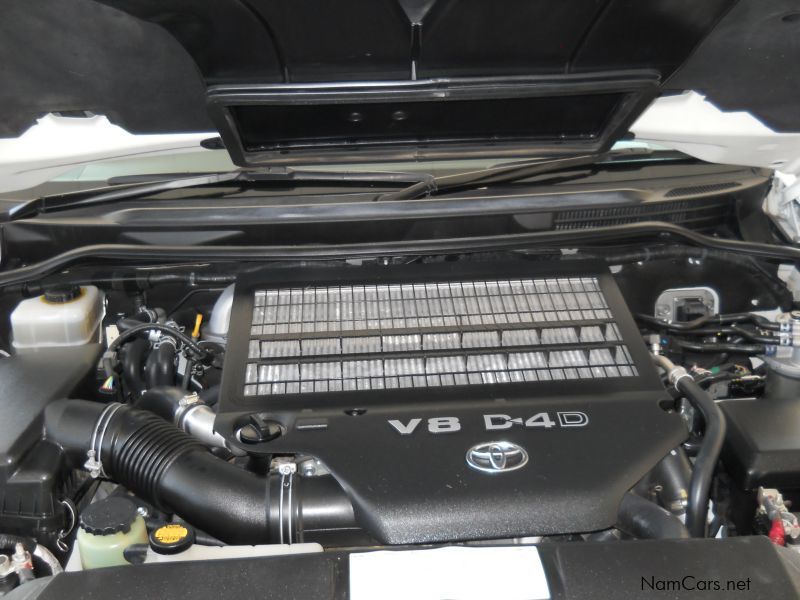 Used Toyota Land Cruiser 200 4.5 V8 D4D | 2013 Land Cruiser 200 4.5 V8 ...