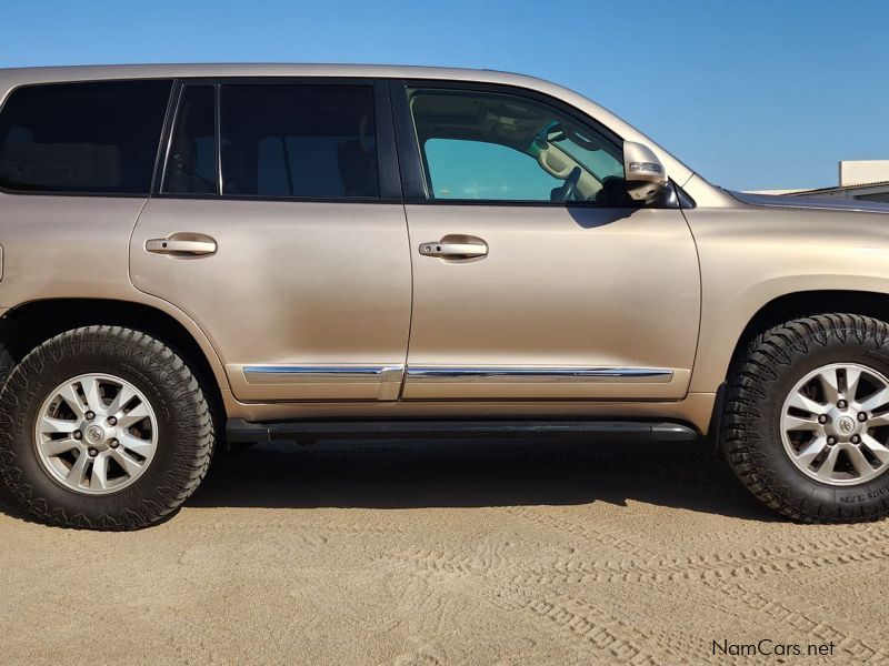 Used Toyota Land Cruiser VX 200 4.5D V8 A/T 4x4 7seater | 2013 Land ...