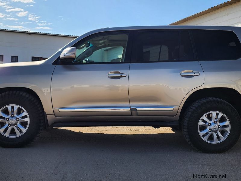 Used Toyota Land Cruiser VX 200 4.5D V8 A/T 4x4 7seater | 2013 Land ...