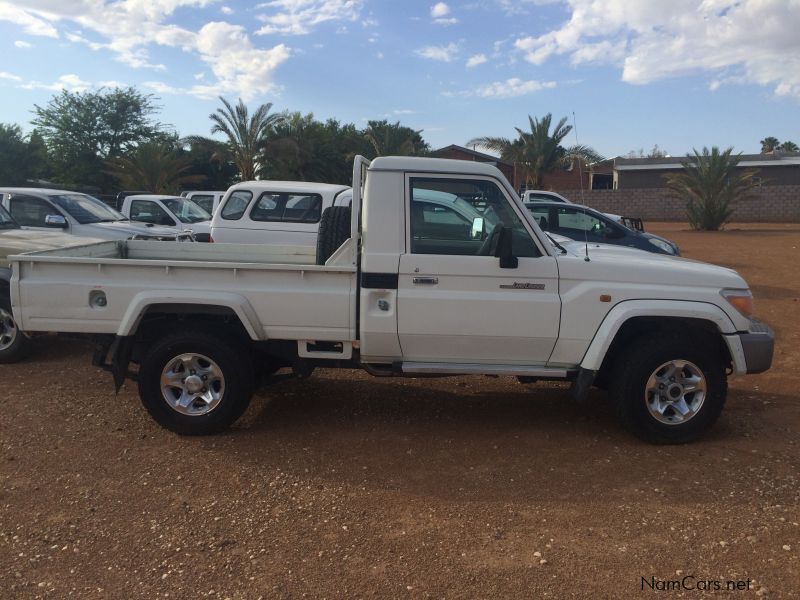 Used Toyota land cruiser 4.2d | 2013 land cruiser 4.2d for sale ...