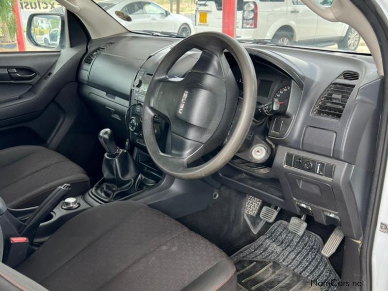 Used Isuzu KB240 4x4 D/C Manual 2016 | 2016 KB240 4x4 D/C Manual 2016 ...