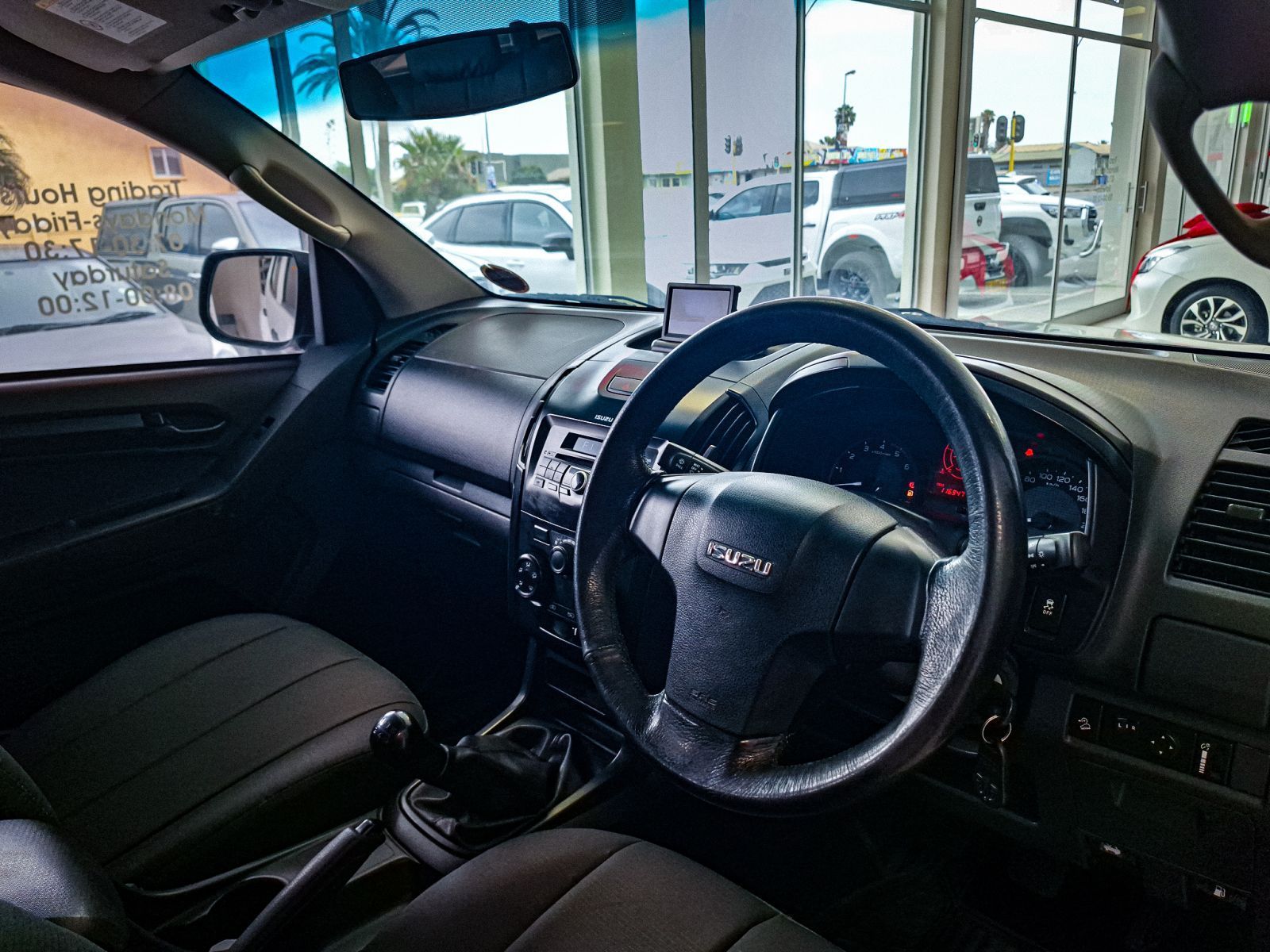 Used Isuzu KB250 High Rider DC 2x4 MT | 2018 KB250 High Rider DC 2x4 MT ...