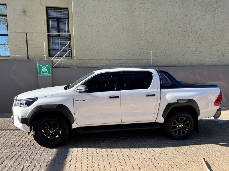 Used Toyota Hilux 2.8 GD6 4X4 Legend RS Manual | 2022 Hilux 2.8 GD6 4X4 ...