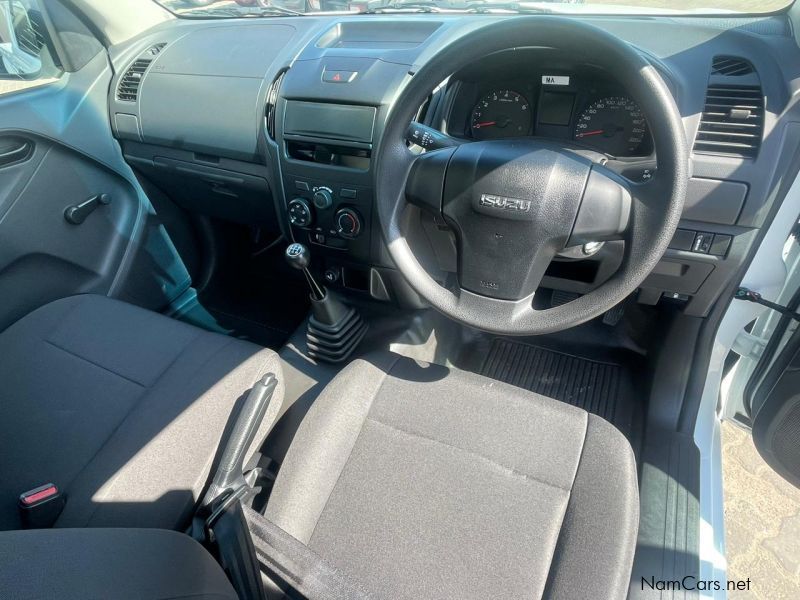 Brand new Isuzu D-Max 250c BASE Gen 6 Namibia | Manual | New Isuzu D ...