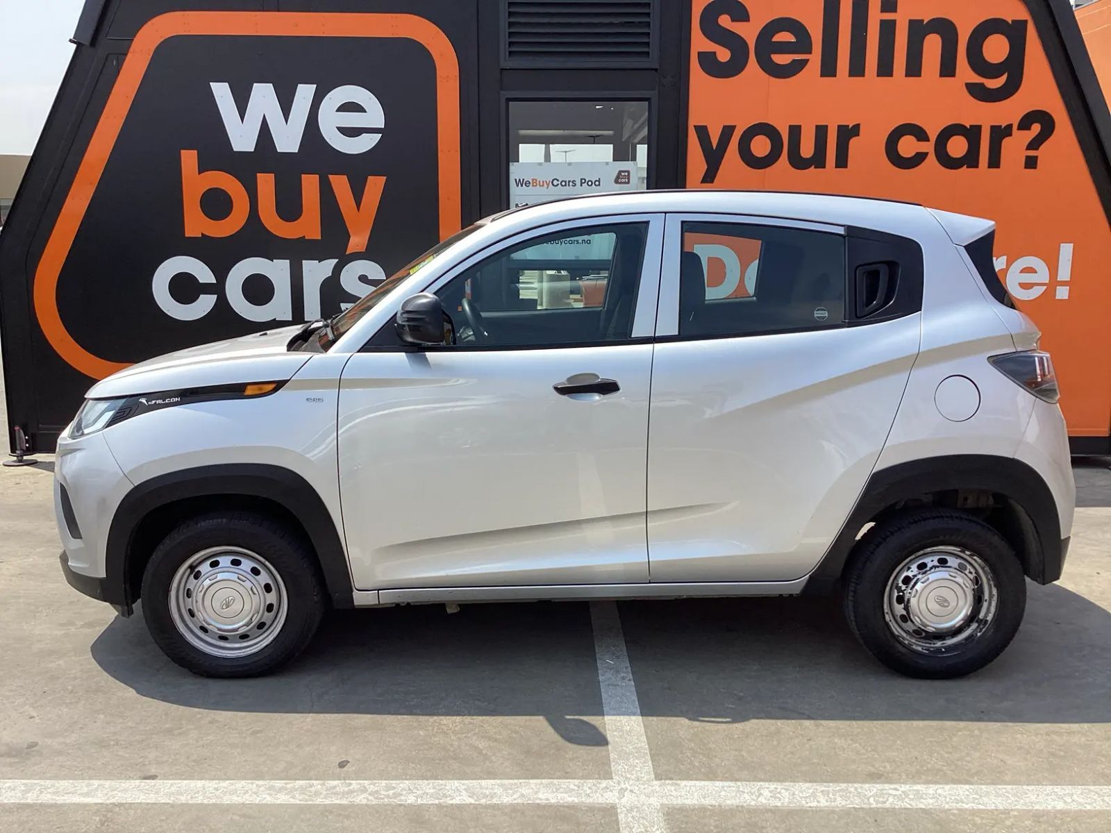 2018 Mahindra KUV for sale in Namibia - Used Cars - Kalahari Deals Namibia